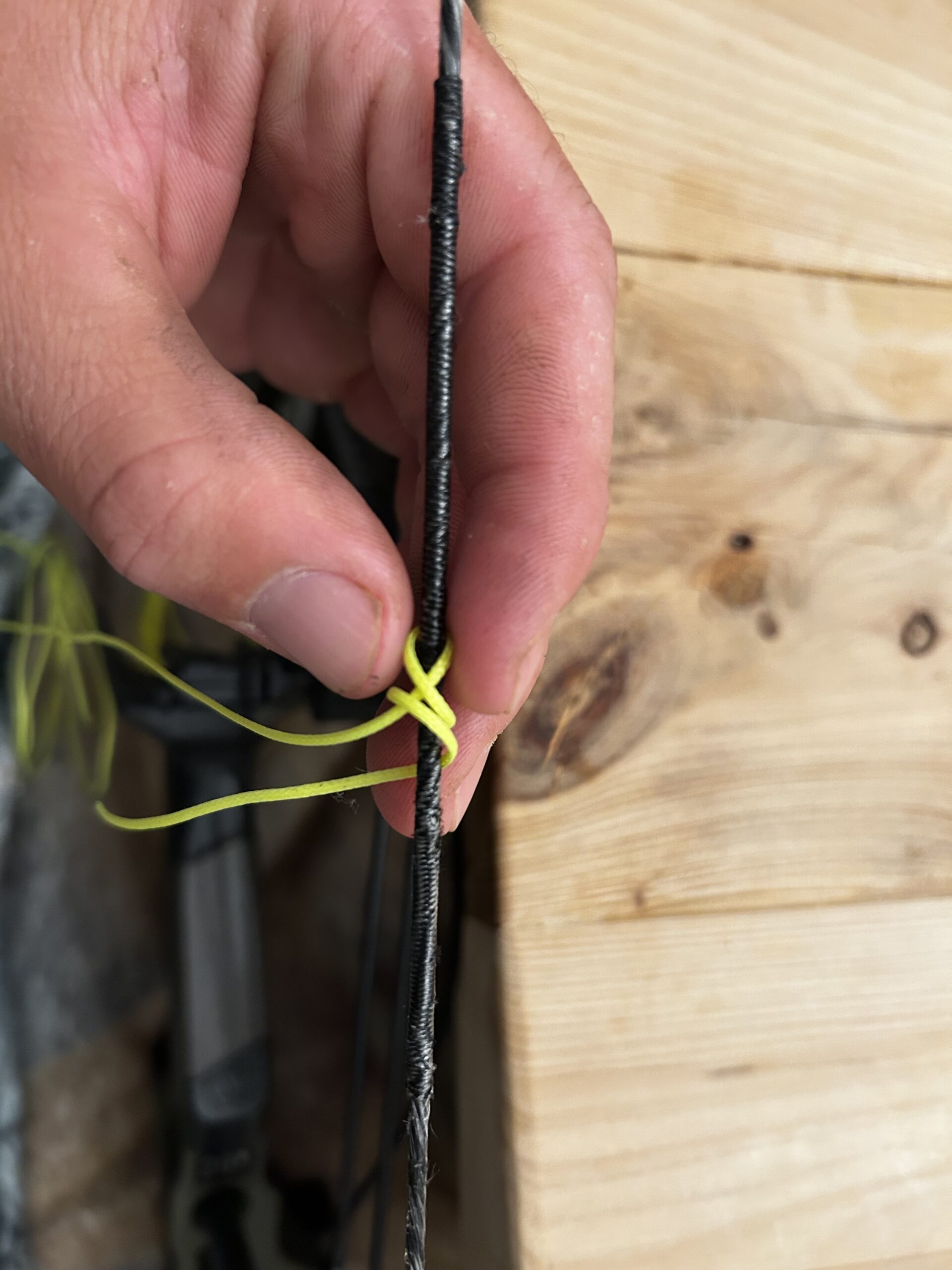 How to tie a d-loop like a pro - ArcheryEthos