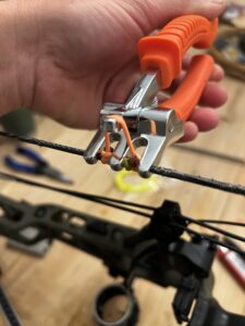 How to tie a d-loop like a pro - ArcheryEthos