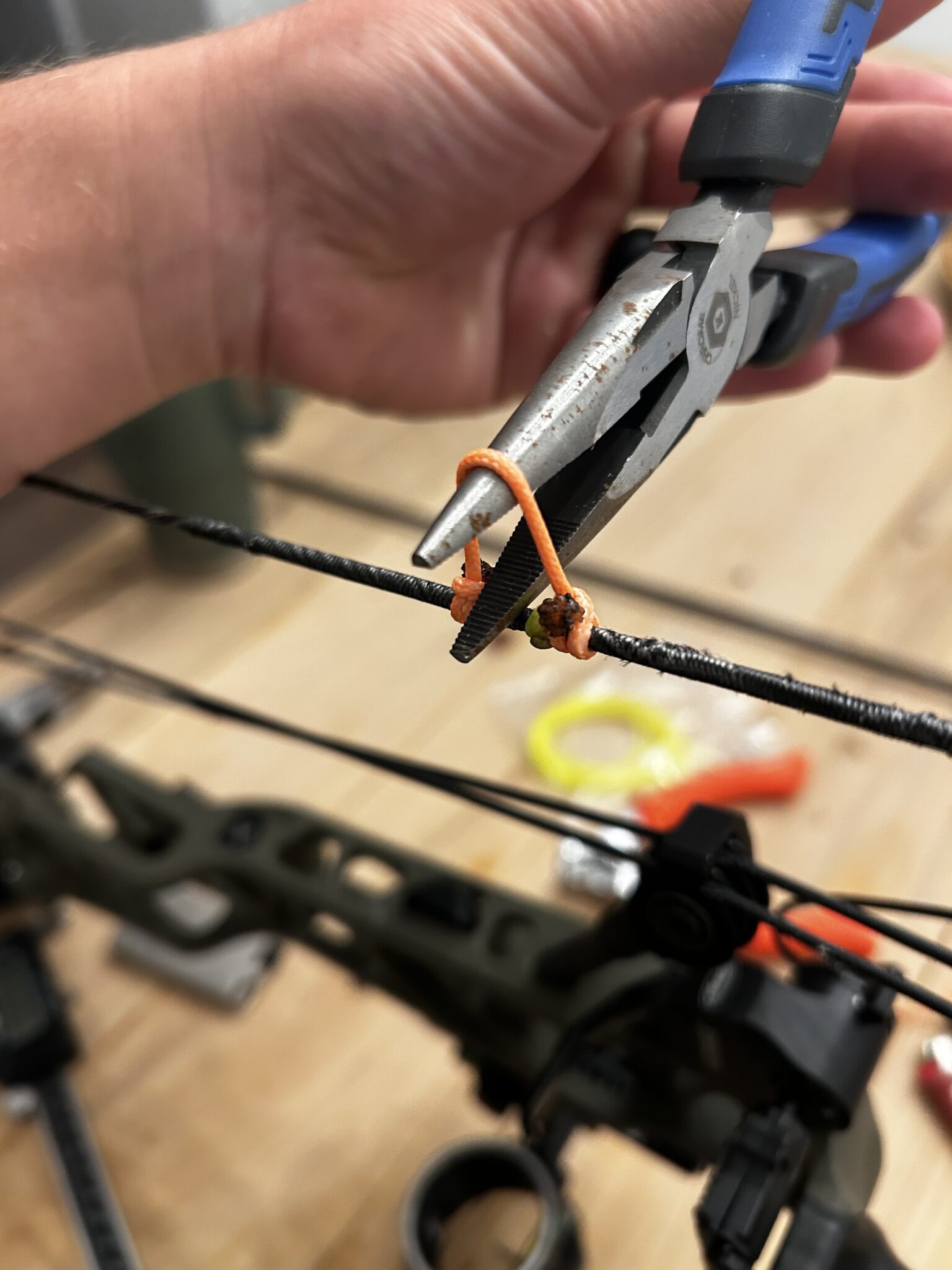 How to tie a d-loop like a pro - ArcheryEthos